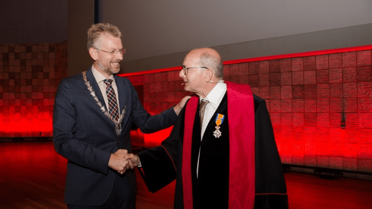 Koninklijke onderscheiding voor emeritus professor Van de Bunt ...