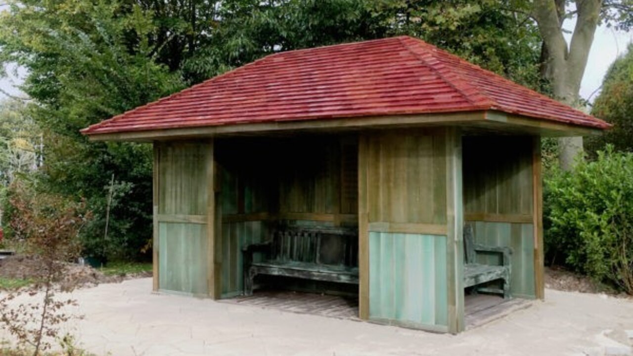 Overdracht en onthulling Pierre Bayle Monument | Erasmus University ...