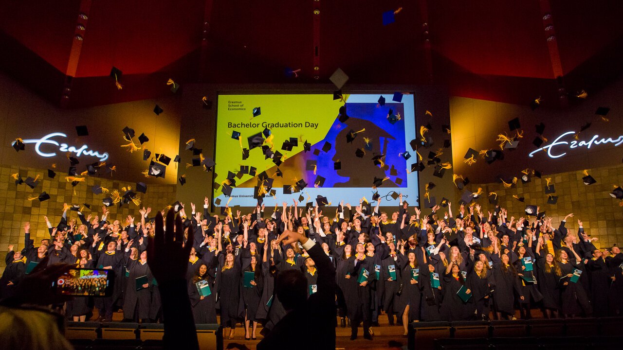 Bachelor Graduation Day 2018 great success! | Erasmus University Rotterdam