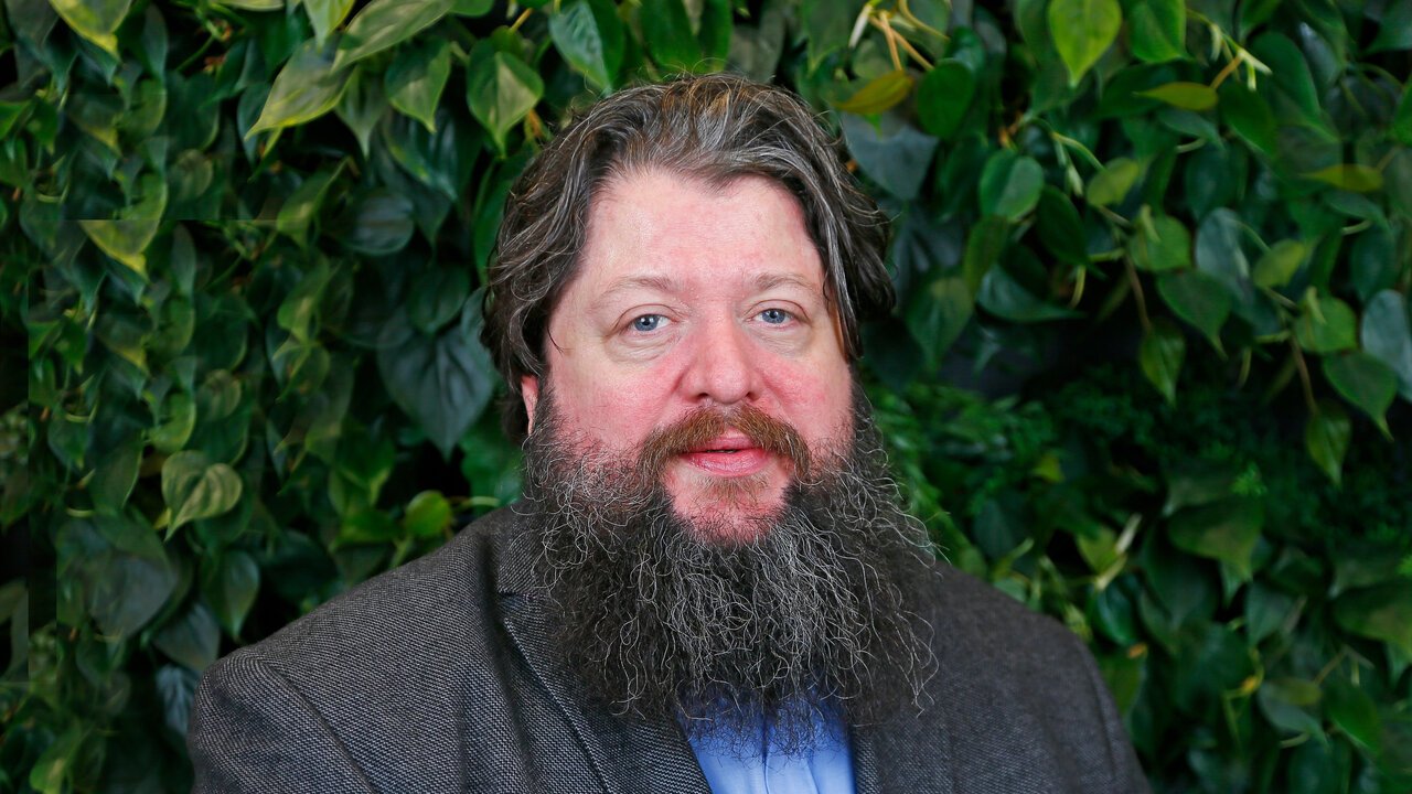 Tim de Mey is the first Friends of the ISVW Fellow | Erasmus School of ...