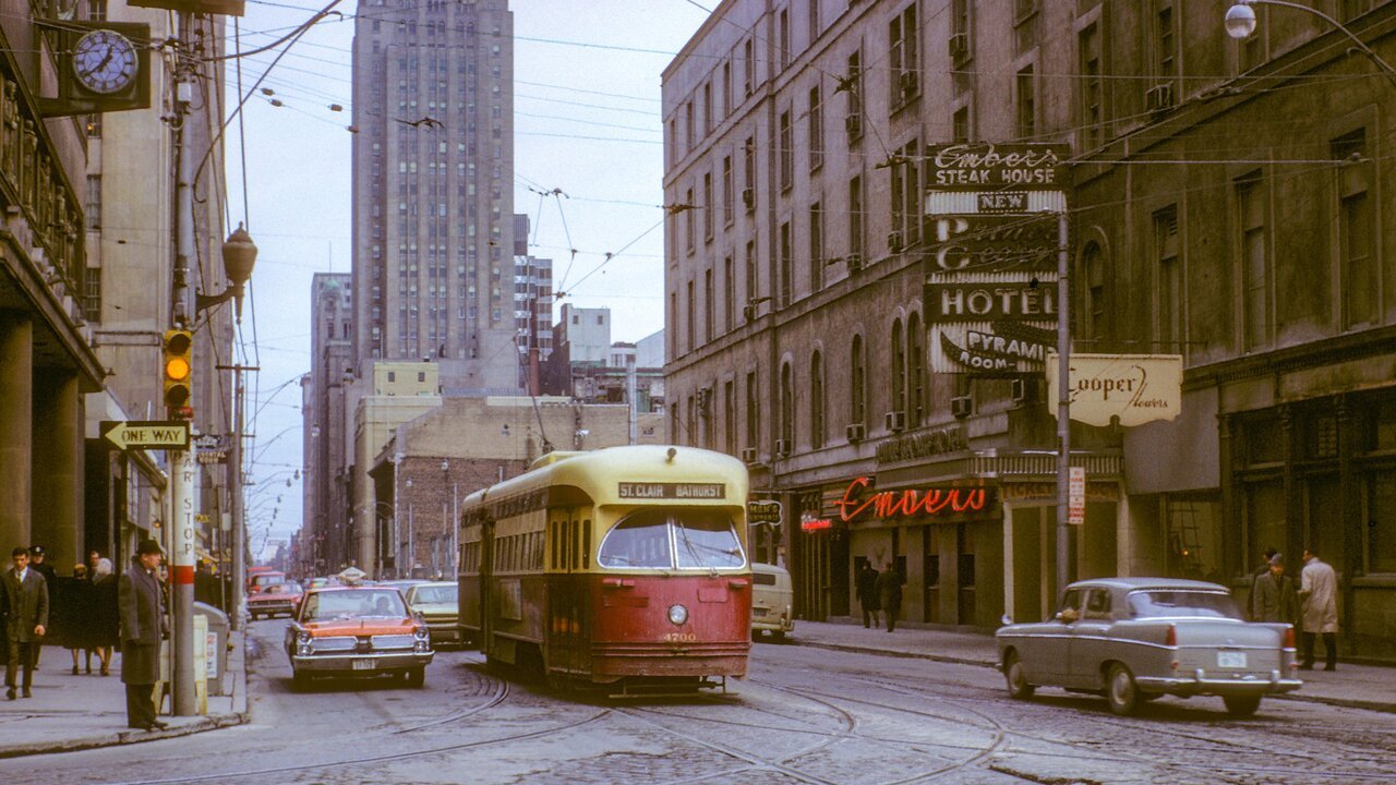 Interpreting long-term urban change through critical visual analysis ...