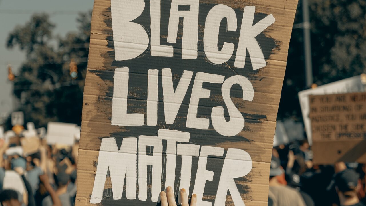 Why do we protest? | Erasmus University Rotterdam