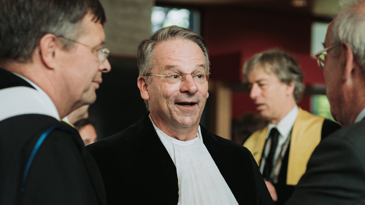 Paus Franciscus ontvangt Brill Encyclopedia of Early Christianity uit ...