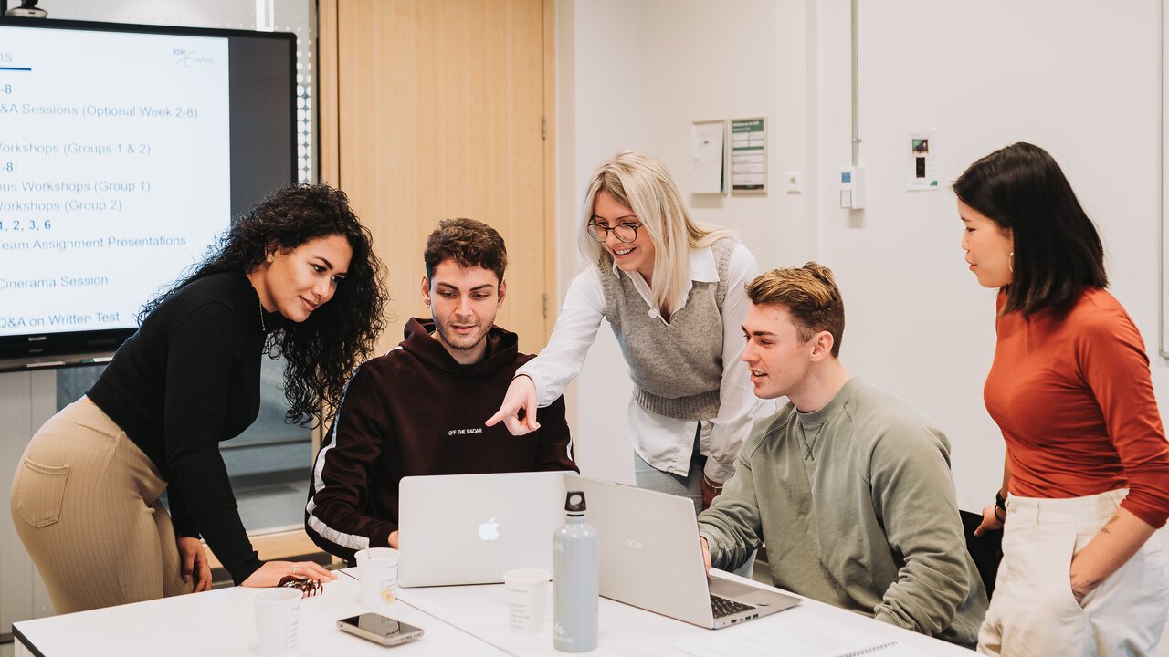 Student Talk: International Bachelor Economics and Business | Erasmus ...