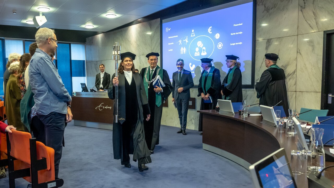 New Erasmus University Rotterdam gown policy | Erasmus University Rotterdam