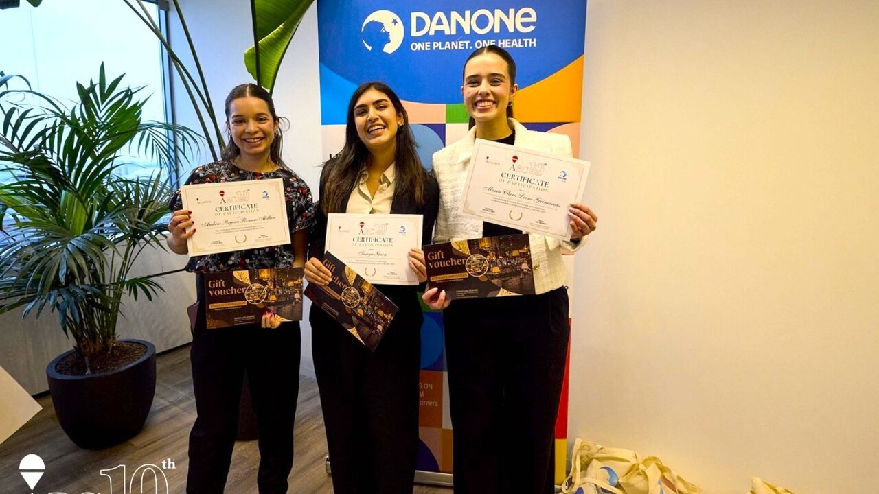 Economics students win Dutch finals Accuracy Business Cup | Erasmus ...
