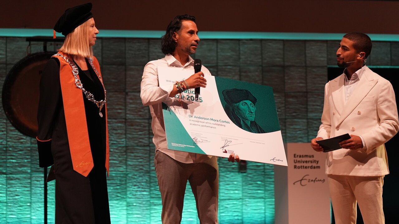 Anderson Mora Cortes wint Education Prize voor inzet rond ...