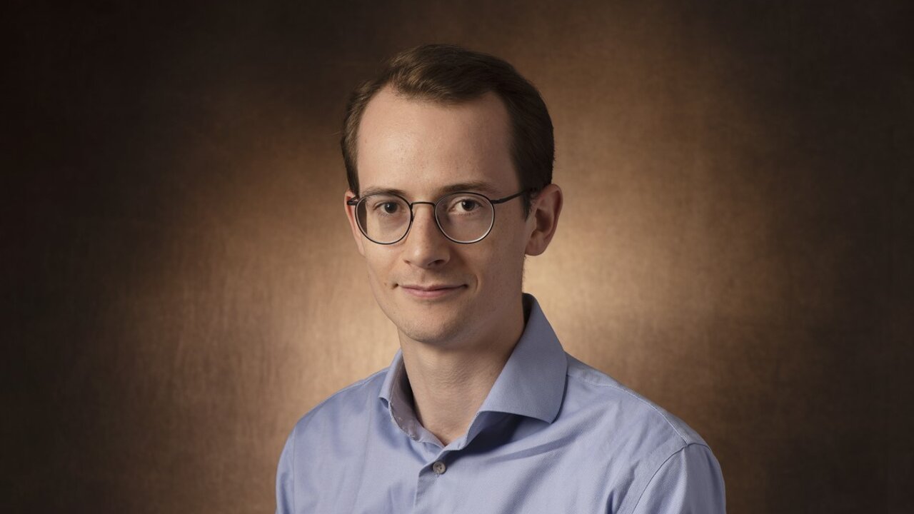 Daniël Touw defends PhD on scalable algorithms for high-dimensional data analysis | Erasmus ...
