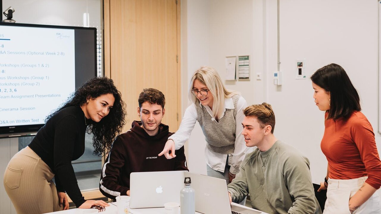 Languages | Erasmus University College | Erasmus University Rotterdam